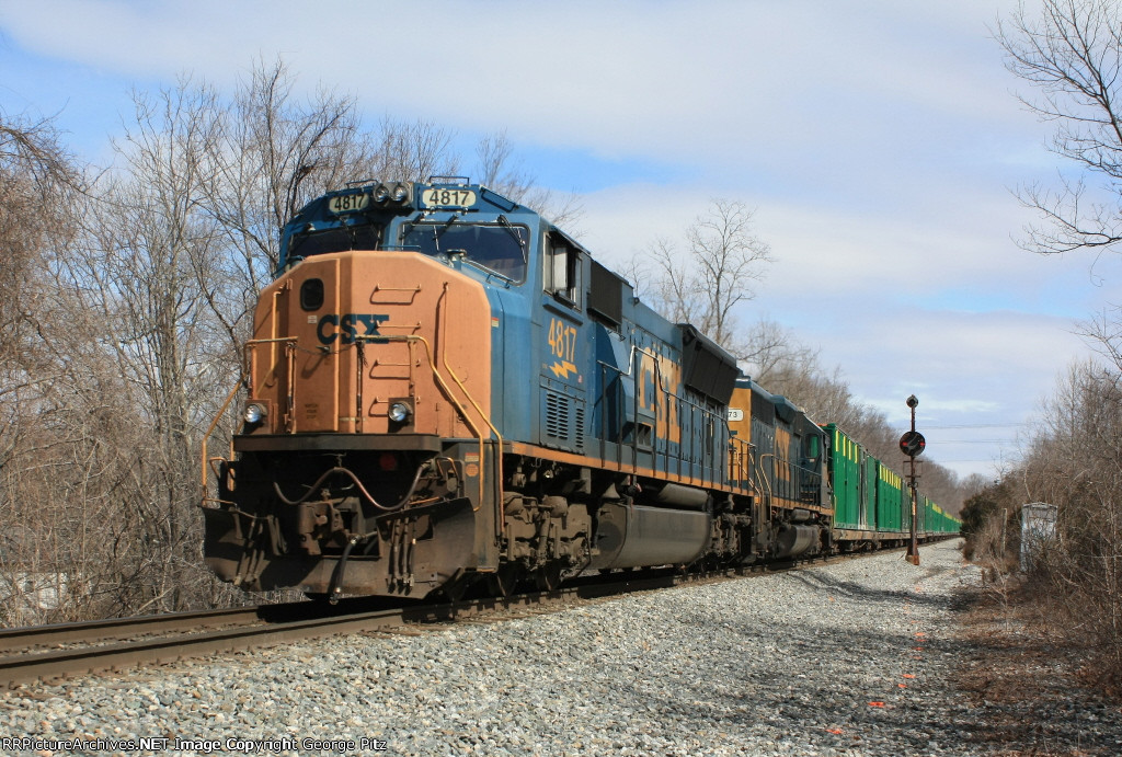 CSX 4817 and train Q703